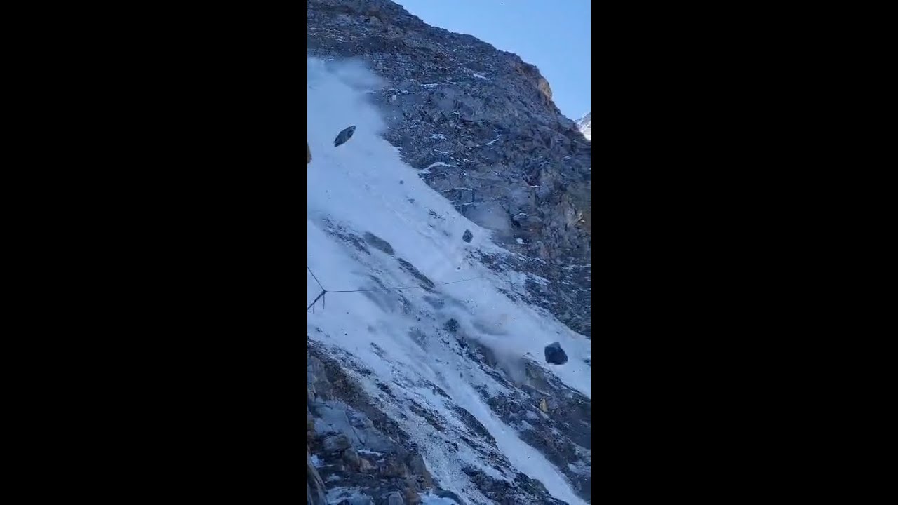 VIDEO: Snažna lavina kamenja i snijega snimljena u kuloaru smrti na ...